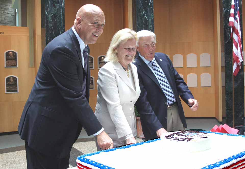 HEROES OF GAME CUT CAKE ON HALL OF FAME’S 75TH – All Otsego