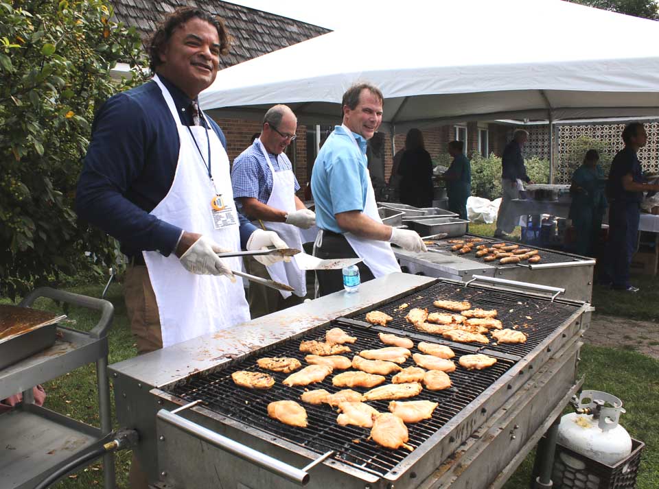 With BBQ, Fox Hospital Thanks Employees – All Otsego