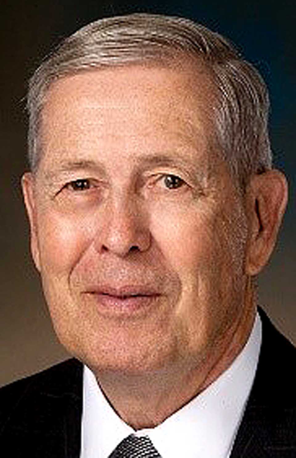 As He Steps Down, USNY Bank Honors Robert Ranger With Emeritus Standing ...